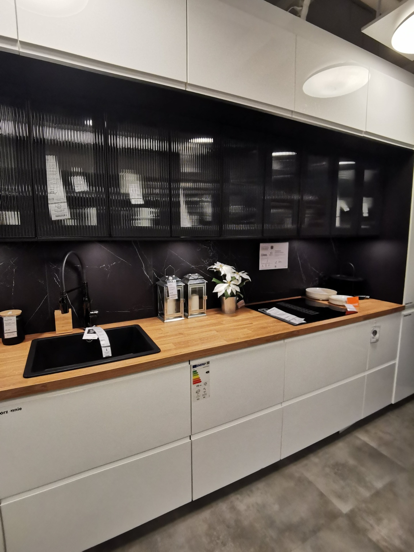 Designing a Modern L-Shaped Kitchen with IKEA VOXTORP, UPPLÖV, and HEJSTA